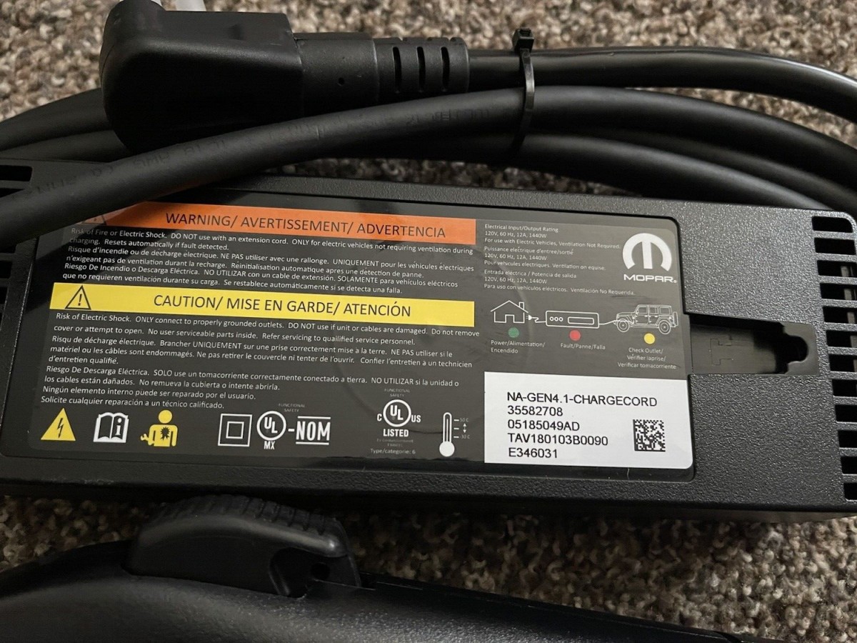 Genuine Mopar Level 1 Vehicle Charger For 4xe OE Replacement 120V ...