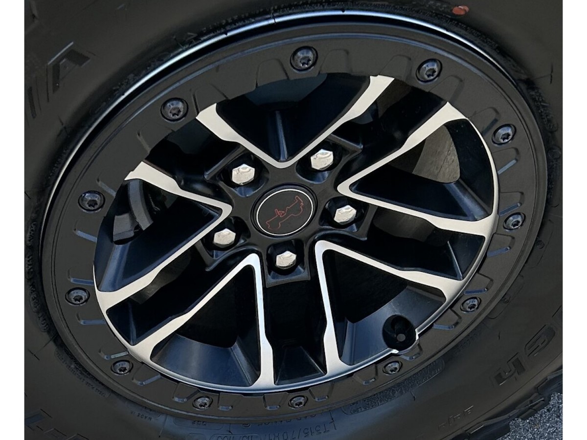 Mopar 17x8.0 Inch Beadlock Capable Wheel Machined Face / Black Pockets ...