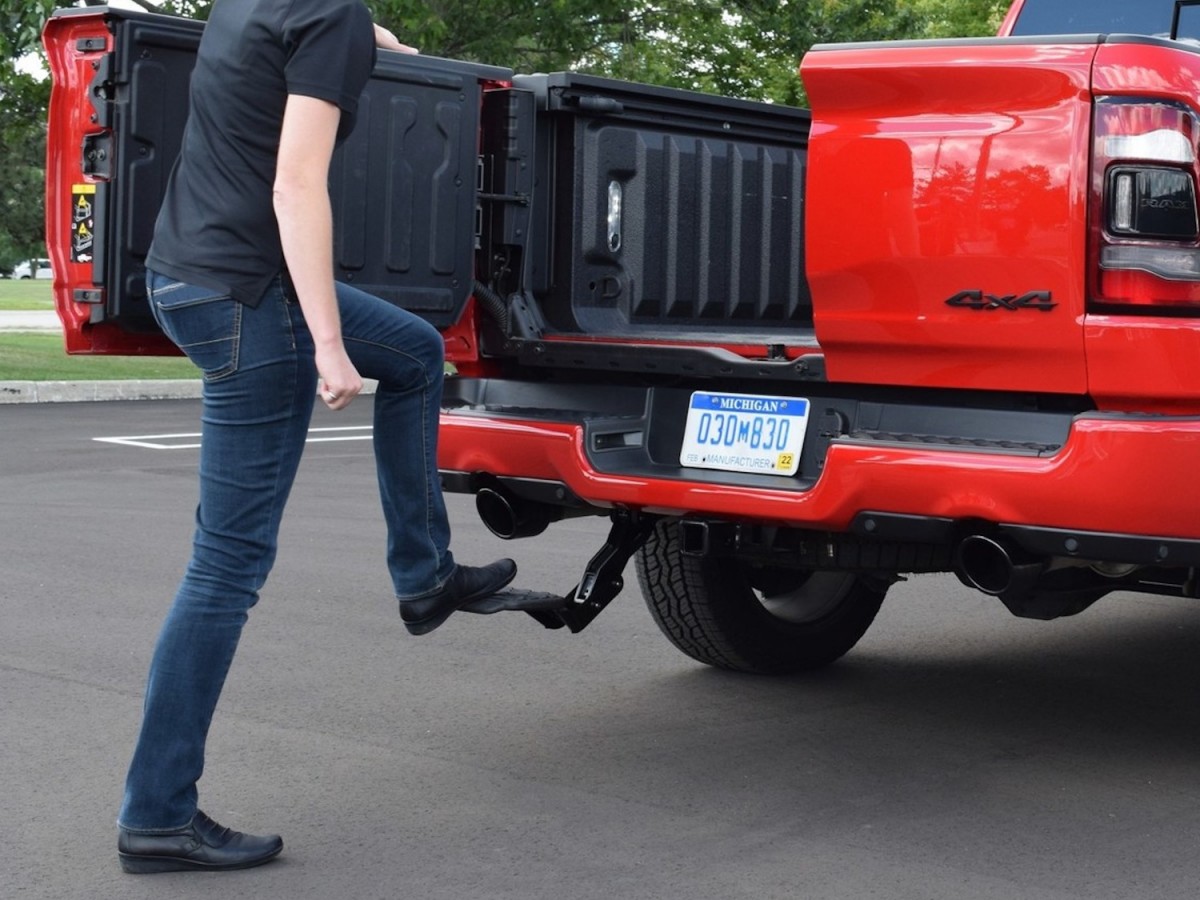 Mopar Bed Step For Multi Function Tail Gate MFTG - 82216265AB | All ...