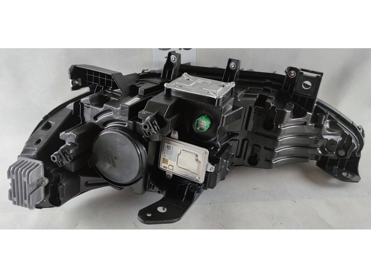 Alfa Romeo Headlamp Right LM9 - 68504235AA | Alfa Online Parts