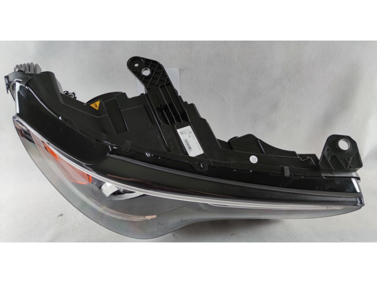 Alfa Romeo Headlamp Right LM9 - 68504235AA | Alfa Online Parts